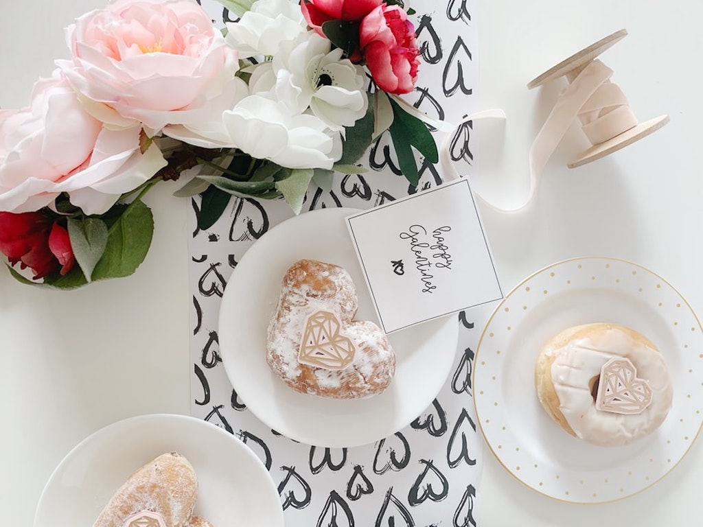 How to Host the Perfect Galentine's Day Party | NIO Cocktails